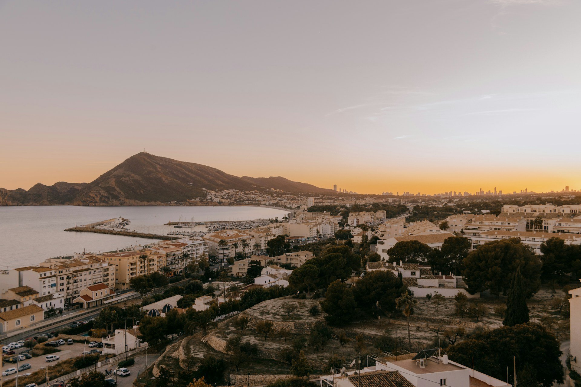 Wintering in the Mediterranean with Oxygen, Long Stay Travel Guide